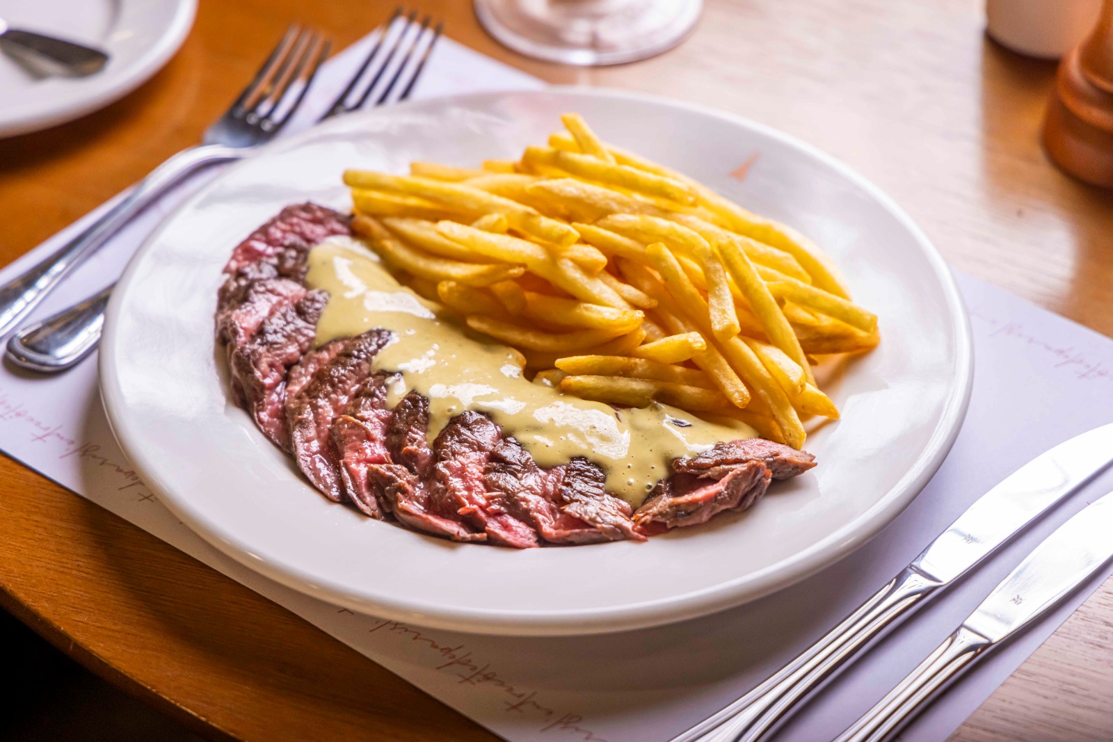 L’ENTRECÔTE DE PARIS APRESENTA MENU EXECUTIVO POR TEMPO LIMITADO ...